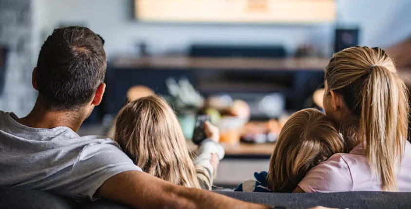 TOP site-uri cu filme si seriale gratuite online in 2021 - Contakt.ro